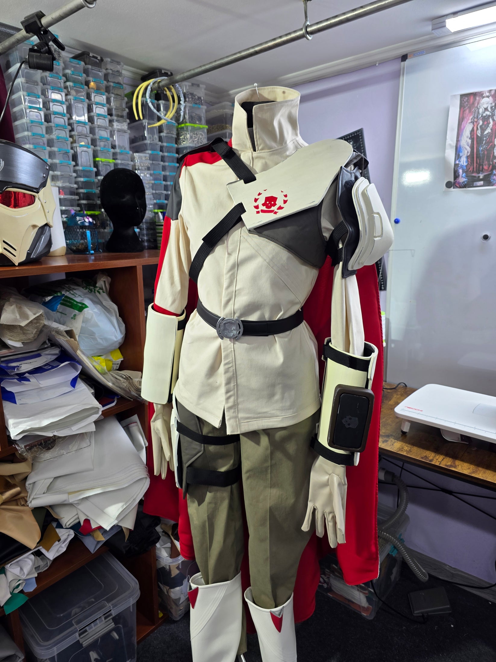 UF-16 Inspector from Helldivers 2 with SMG-32 Reprimand – GNG Cosplay