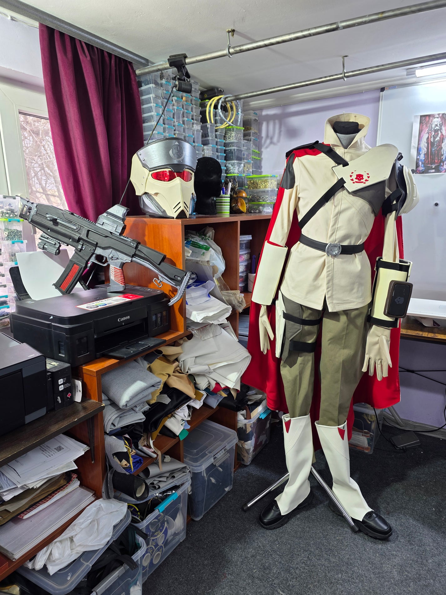 UF-16 Inspector from Helldivers 2 with SMG-32 Reprimand – GNG Cosplay