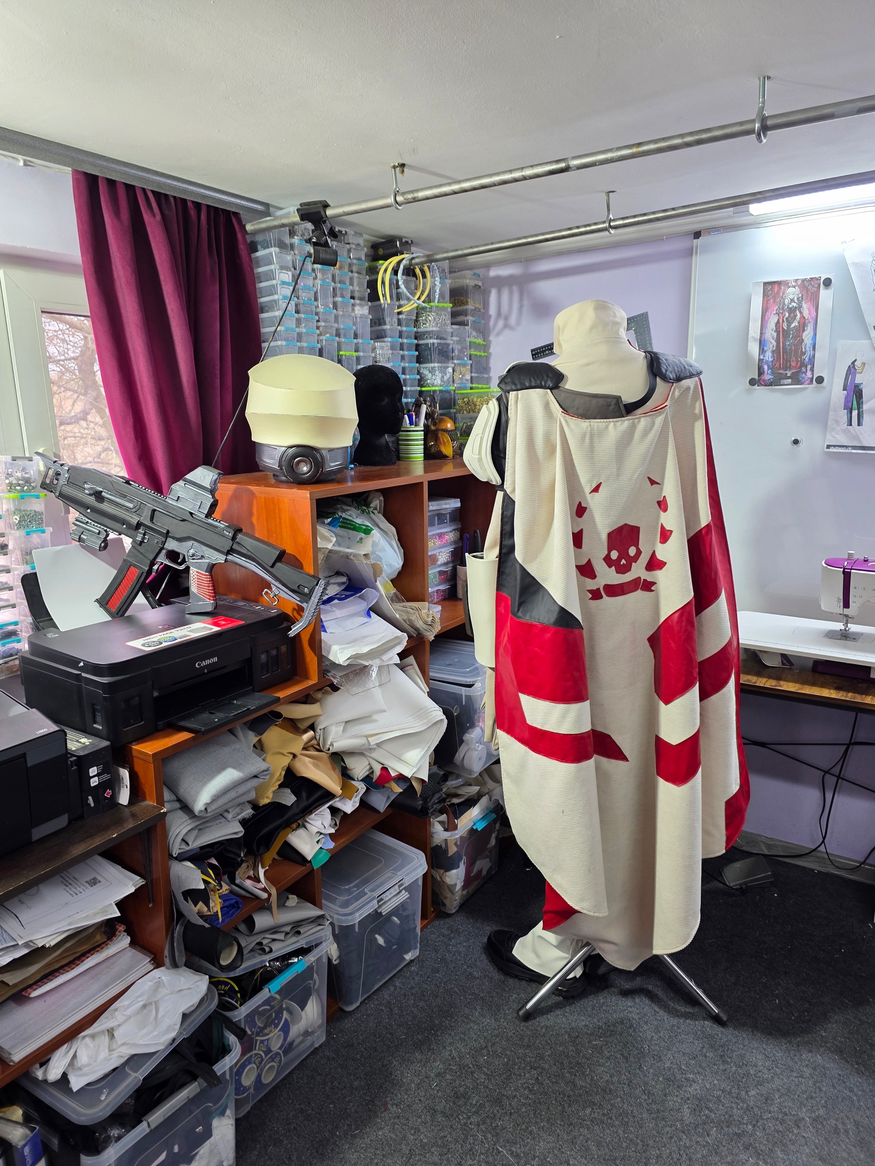 UF-16 Inspector from Helldivers 2 with SMG-32 Reprimand – GNG Cosplay